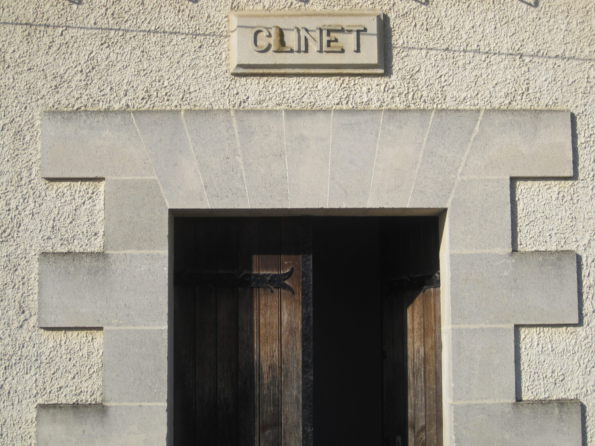 Learn about Chateau Clinet Pomerol Bordeaux, Complete Guide